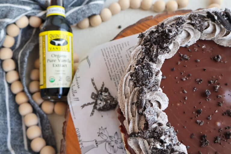 Gluten Free Oreo Cheesecake - Golden Grace Kitchen
